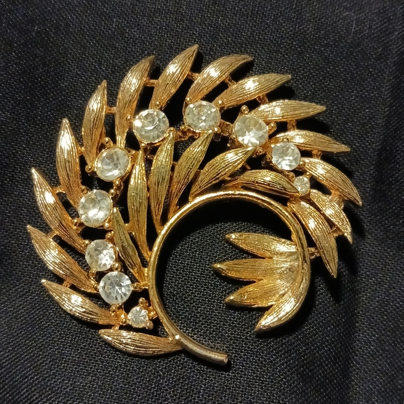 Lisner Jewelry | Jewelry | Vintage Lisner Brooch | Poshmark